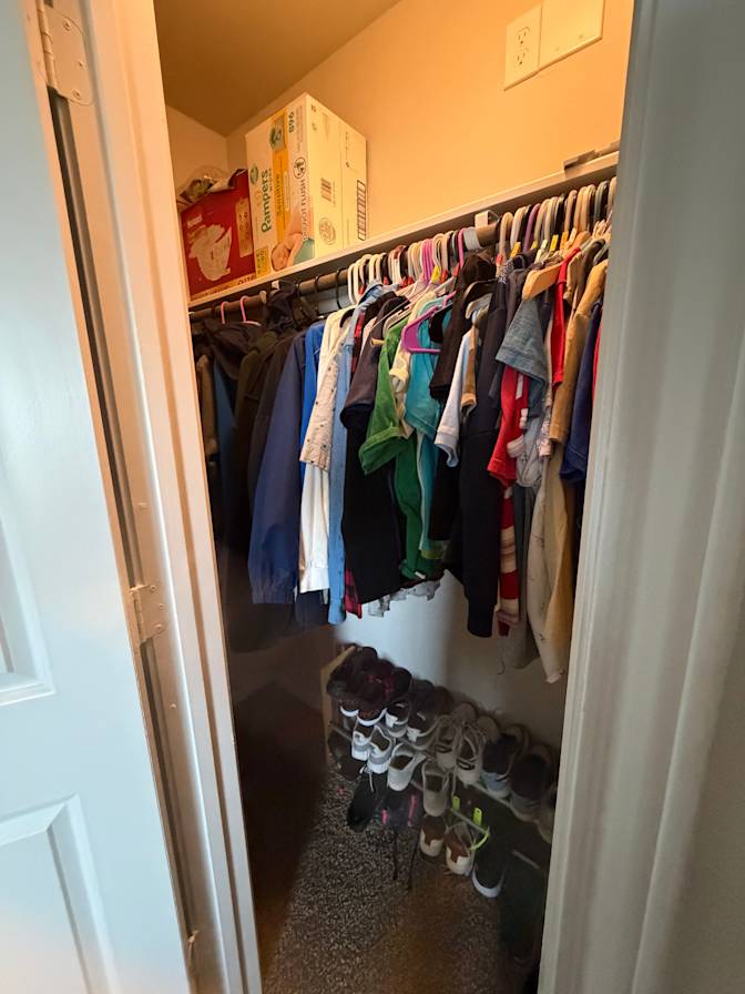 Unfurnished room in a house | Dew Crest Street, Brook... – Roomies.com