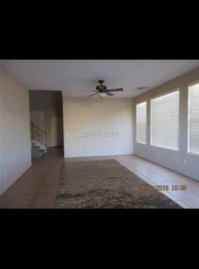 Unfurnished room with own bathroom in a house | Las V... – Roomies.com