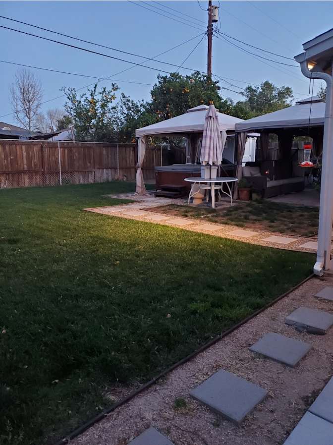 Private room to rent in share house | Reseda, Califor... – Roomies.com