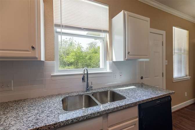 Private room to rent in share house | Echols Street,... – Roomies.com