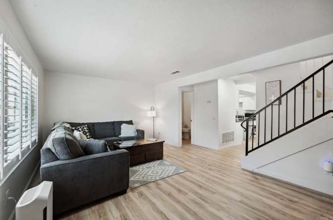 Private room to rent in share house | Fir Avenue, Mor... – Roomies.com