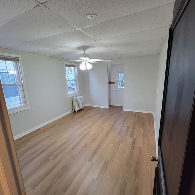 Private room to rent in share house | Belleville, New... – Roomies.com