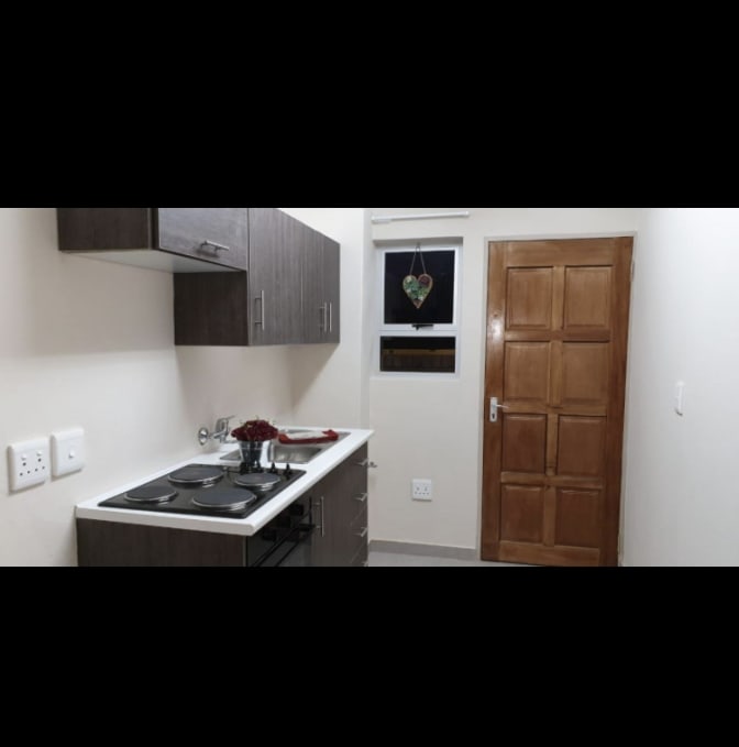 Shared unfurnished room in an apartment | Legaola S... – Roomies.co.za