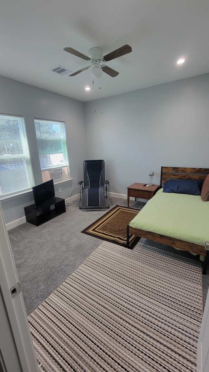 Furnished room in a house | Becca Court, Brookshire,... – Roomies.com