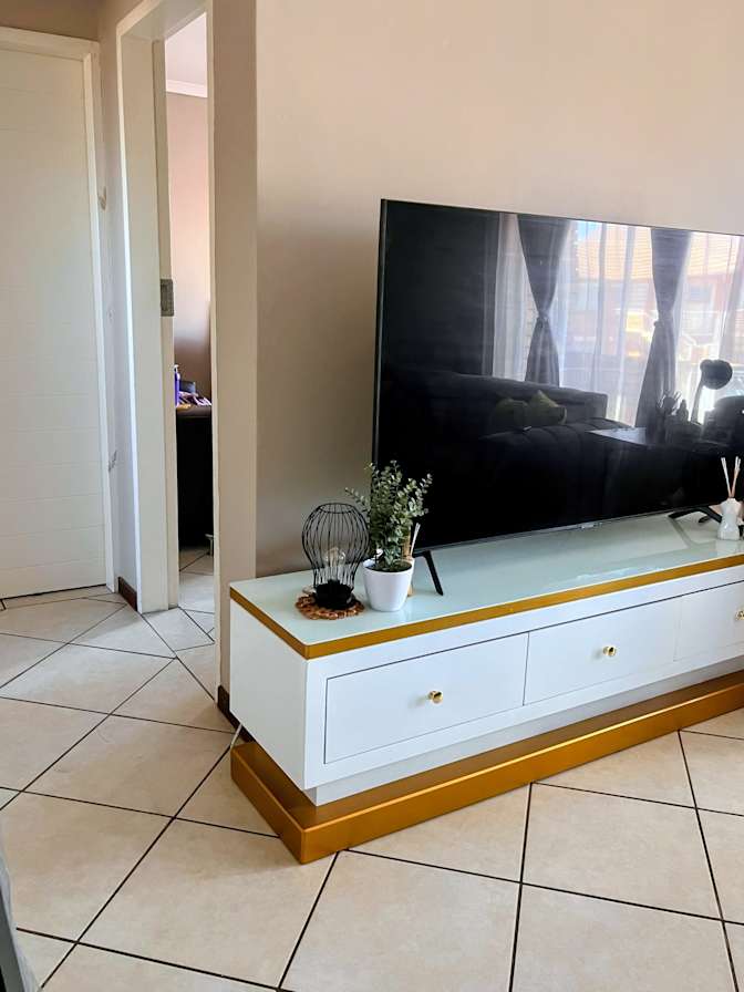 Unfurnished room in an apartment | Mozart Lane, Mid... – Roomies.co.za