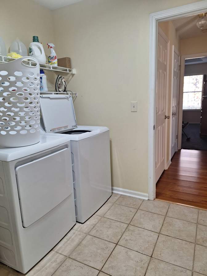 Shared unfurnished room in a house | Rose Street, Moo... – Roomies.com