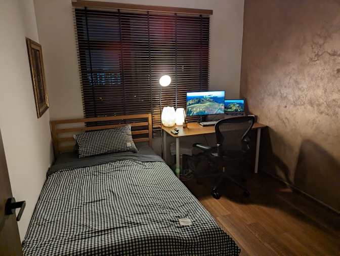 Furnished room with own bathroom in an apartment | Bid... – Roomies.sg