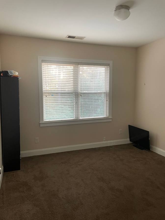 Private room to rent in share house | Moreland Drive... – Roomies.com